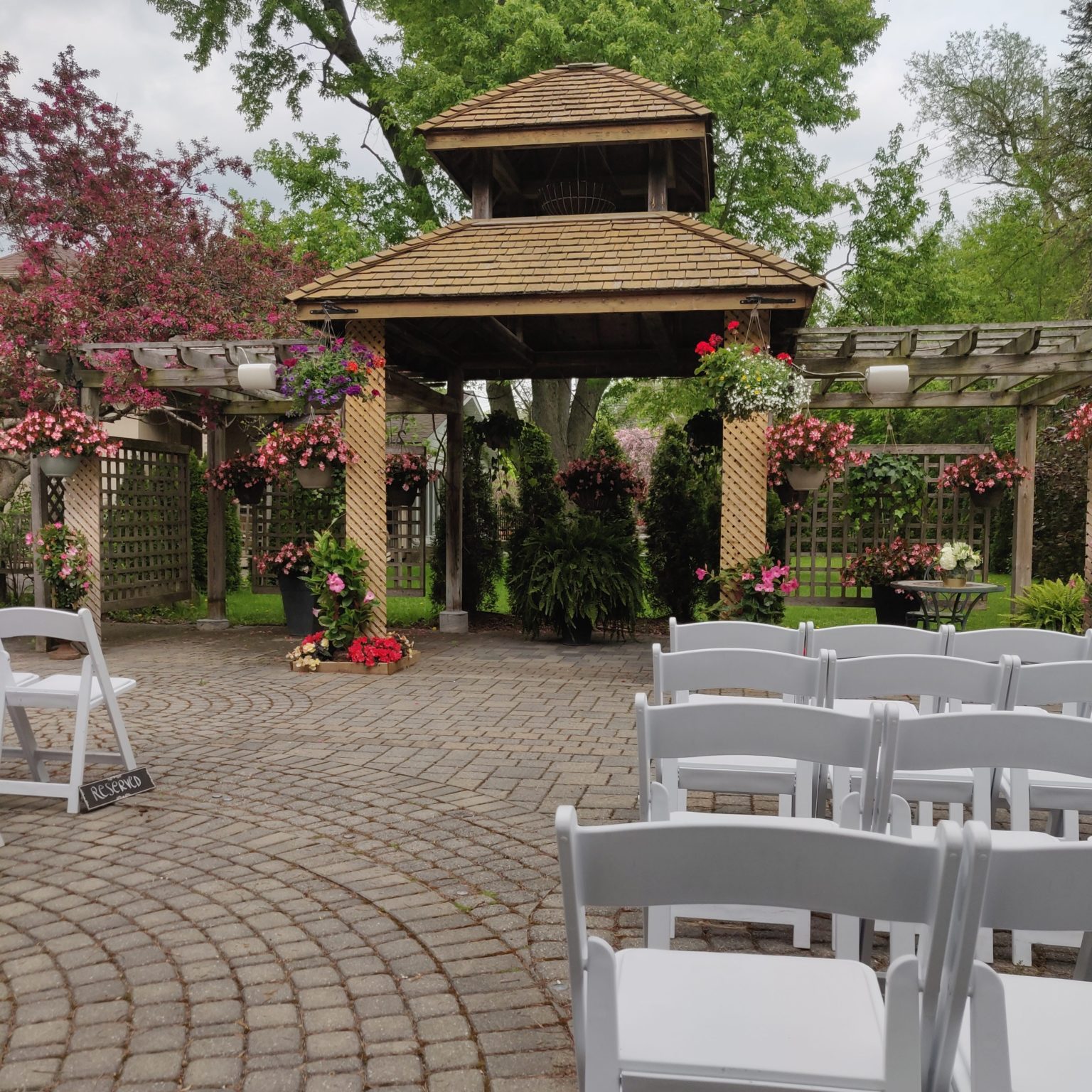 Weddings | Madison Greenhouse Banquet and Chapel